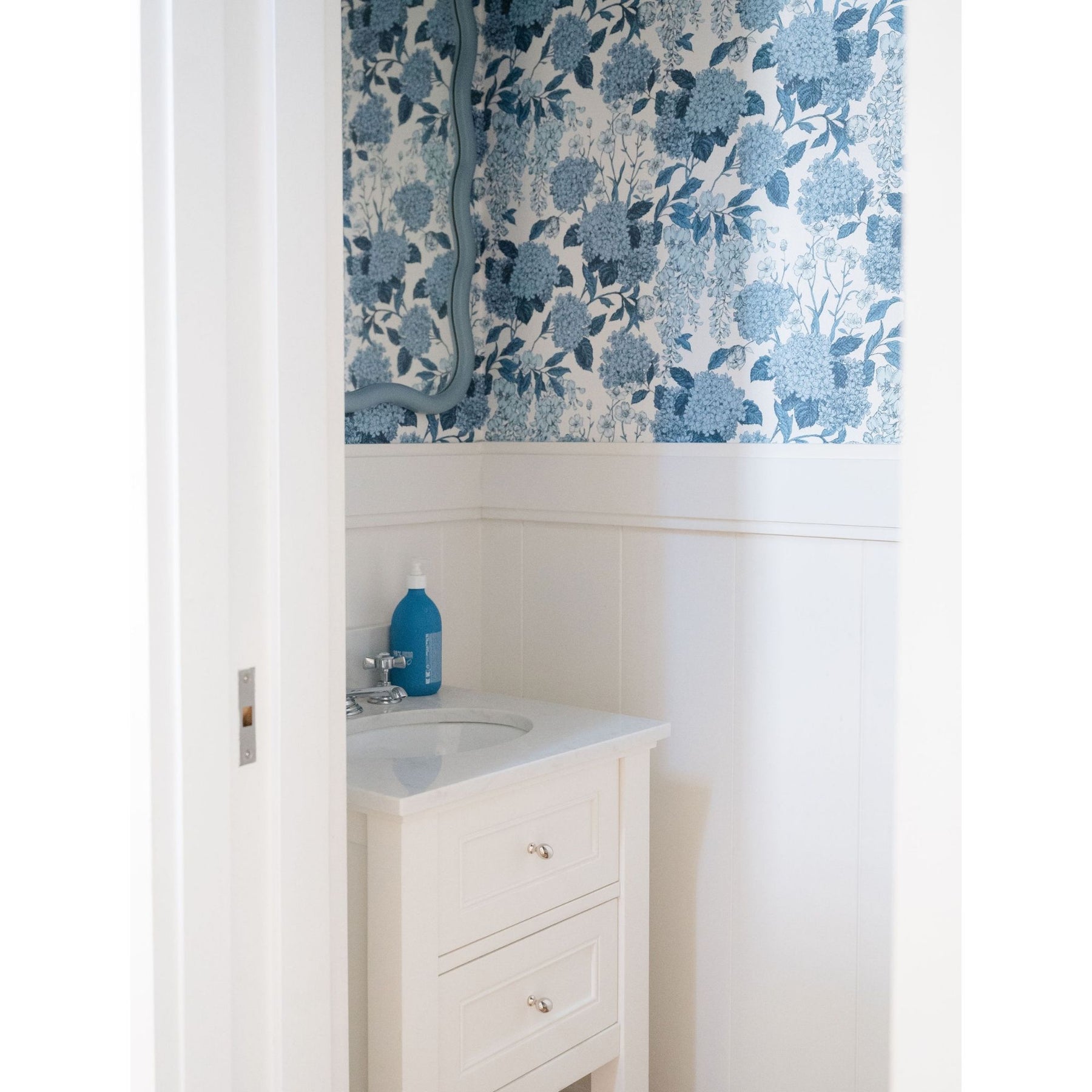 Endless Summer Hydrangea Paperweave Wallcovering Swatch – Cailini Coastal